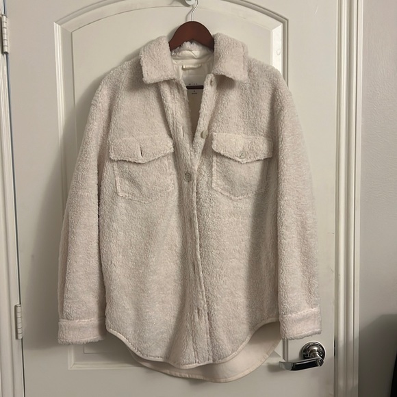 Wilfred | Jackets & Coats | Wilfred Free Sherpa Ganna Shacket Size M ...